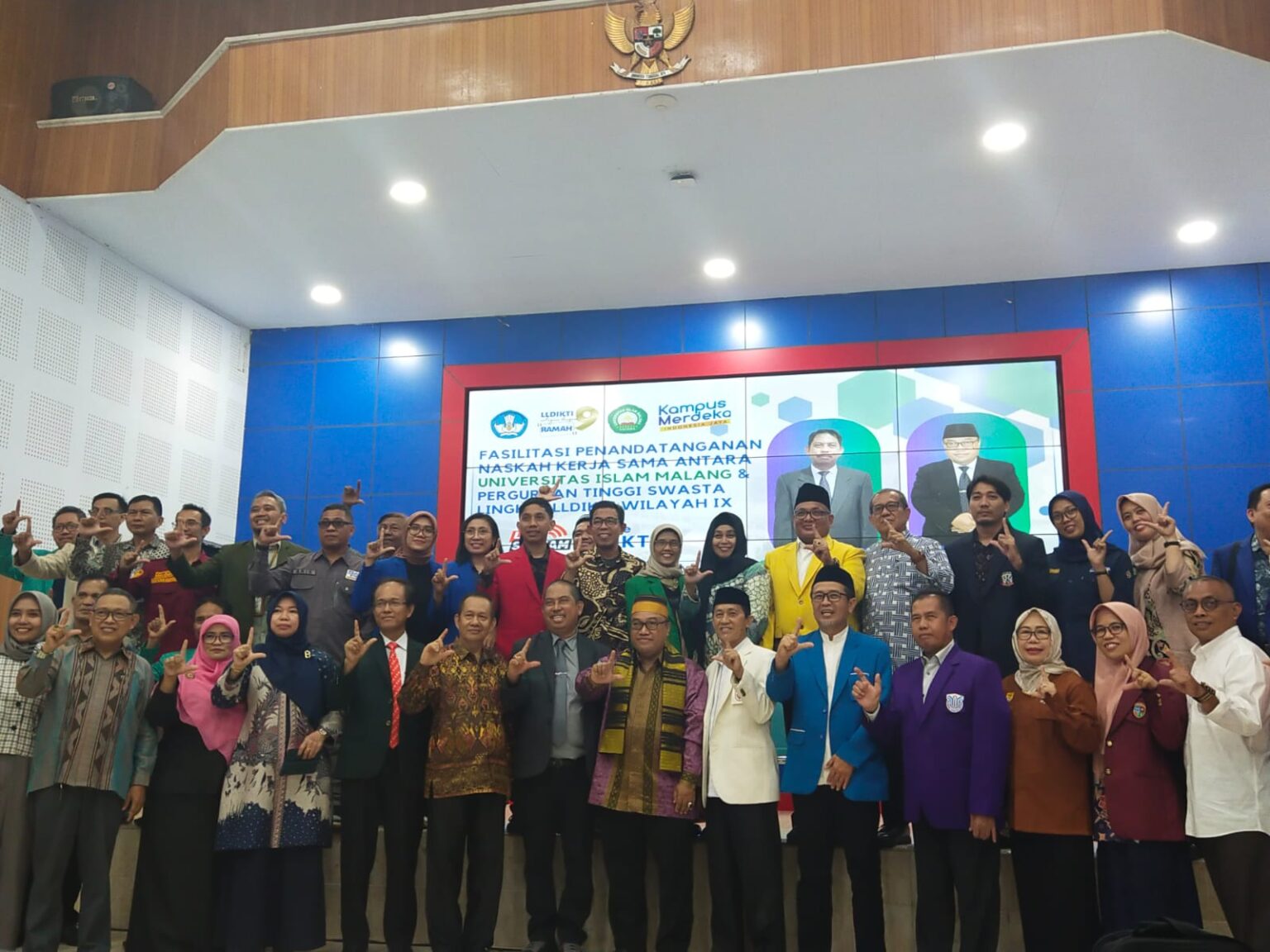 Ikut Teken Kerjasama dengan UIM di Kantor LLDIKTI Wilayah IX, Rektor ...